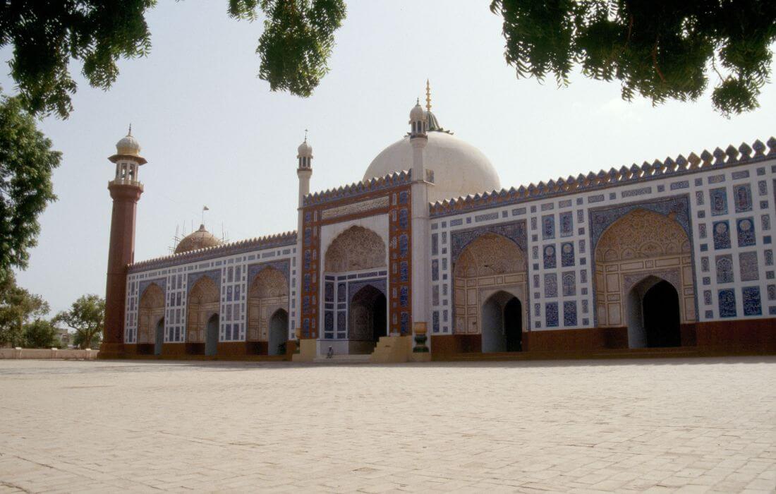 11 Most Famous Mosques in Pakistan - Rabt | Rabta Zarori Ha
